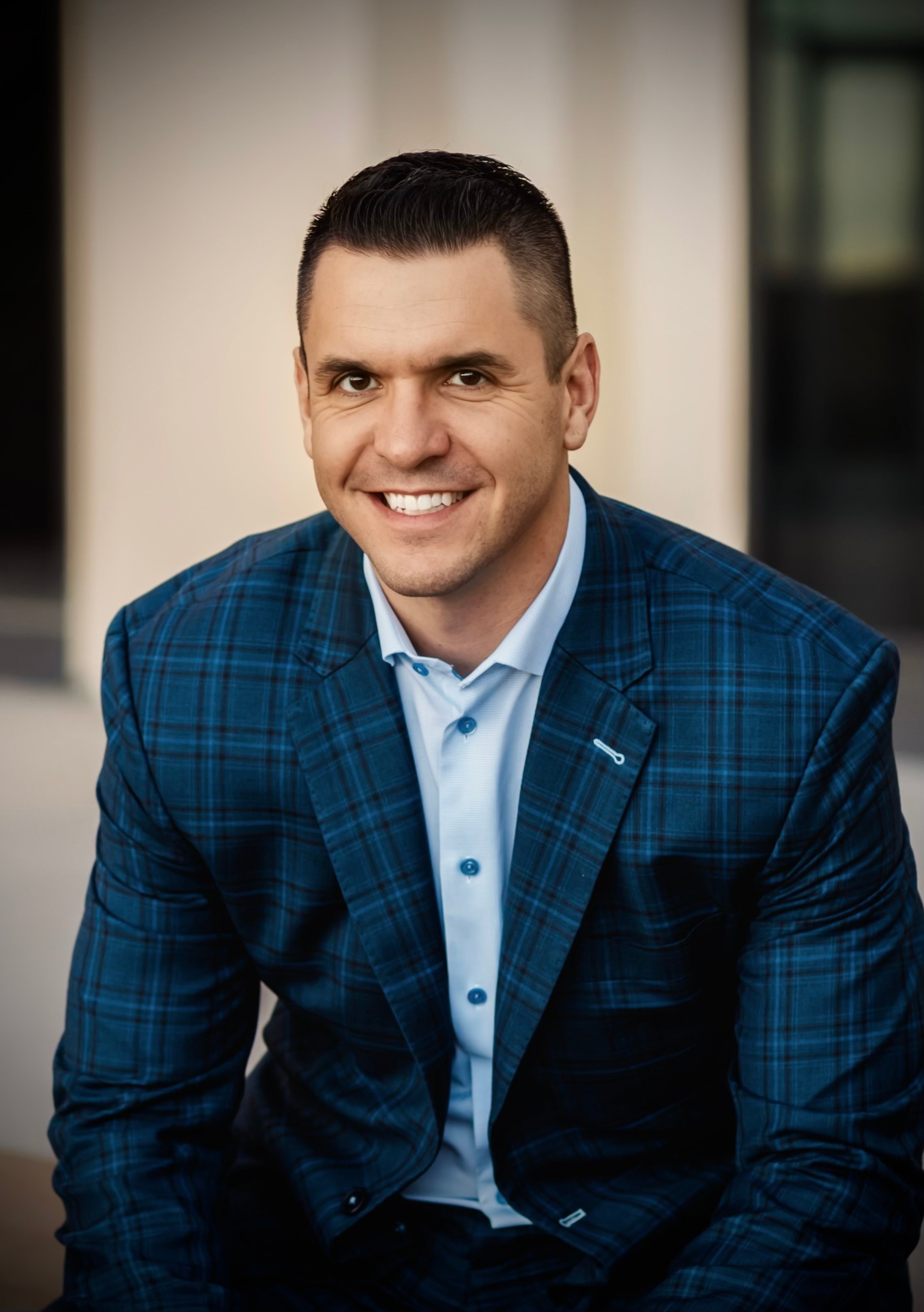 IUM2025 | About The Speaker